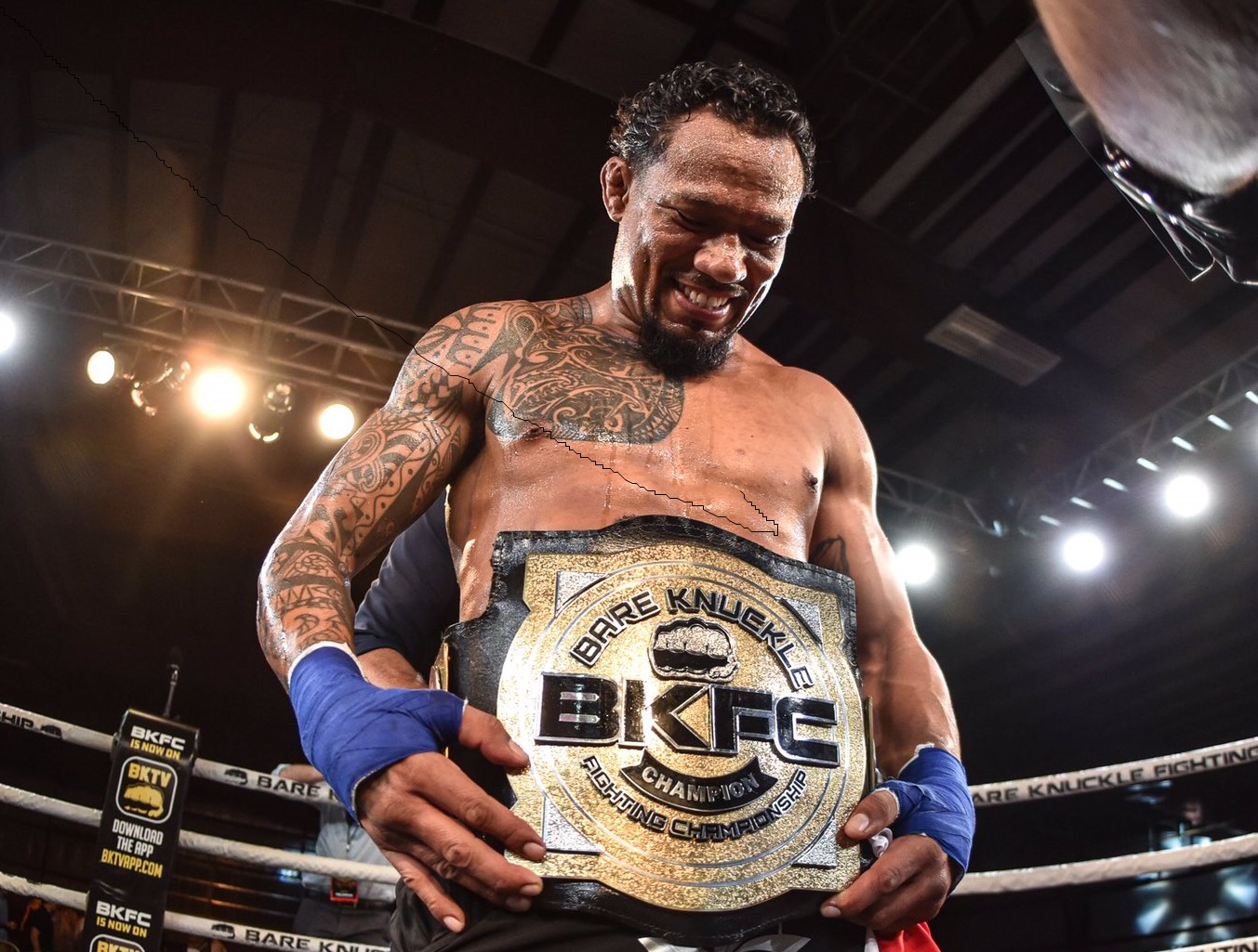 VIDEO: Peruano Luis Palomino gana título de ‘boxeo a puño limpio’ en 40 ...