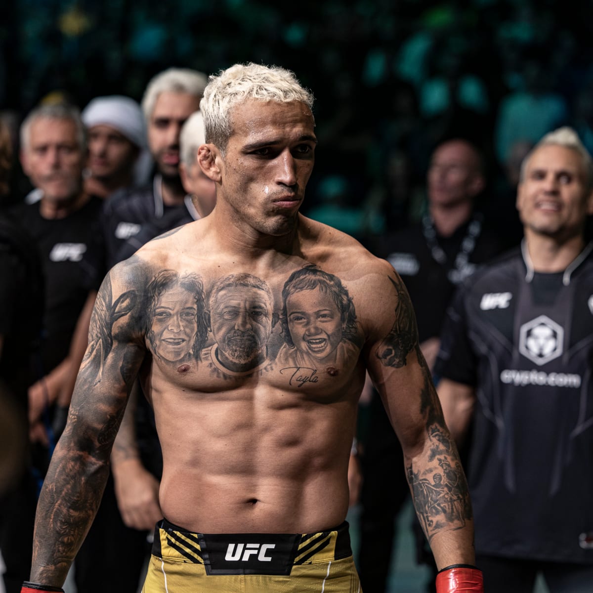 “Díganme cuando y donde”: Charles Oliveira quiere su encuentro contra ...